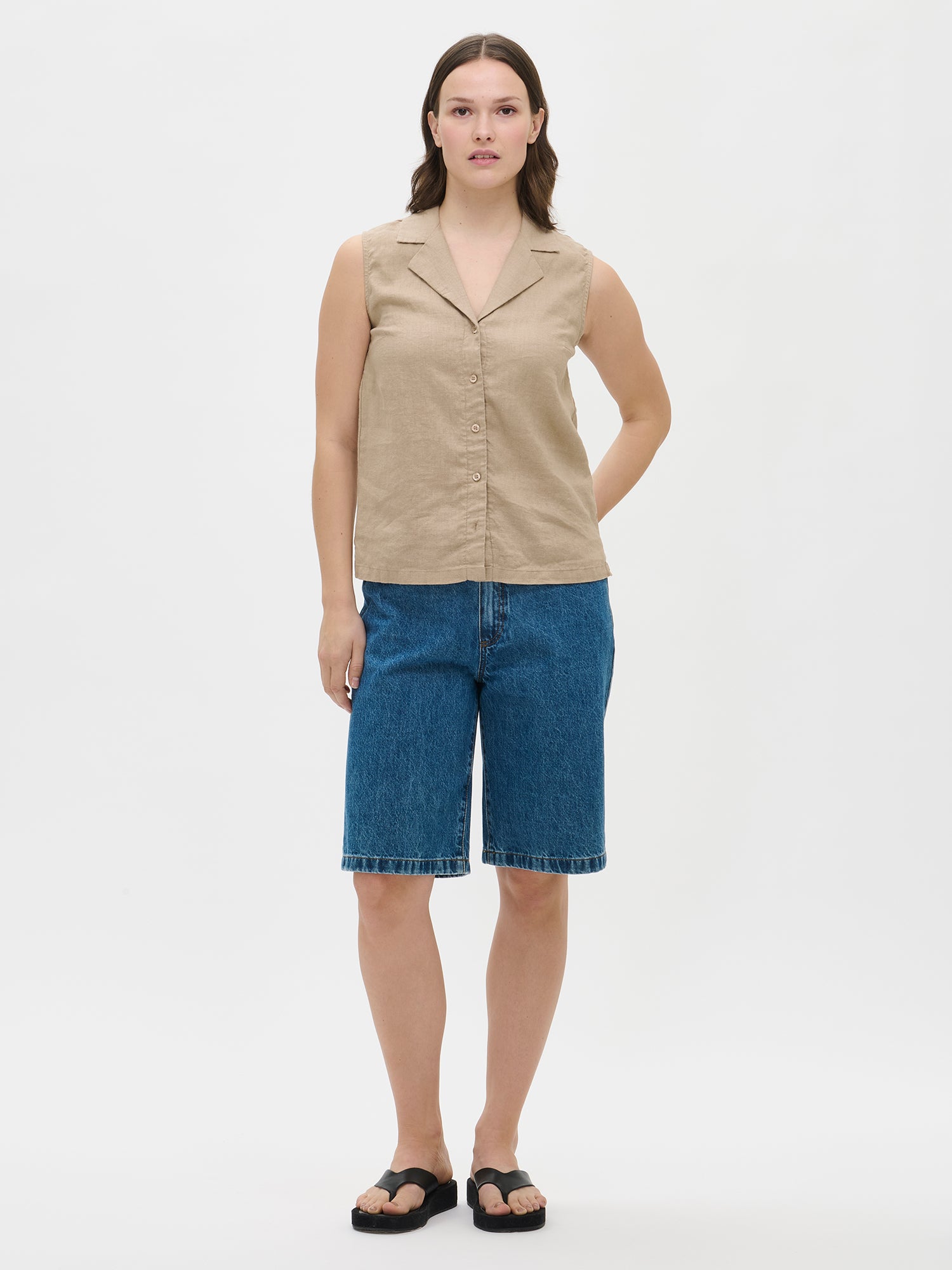 LIN wWomen's Sleeveless Beige Linen Top | Nanso